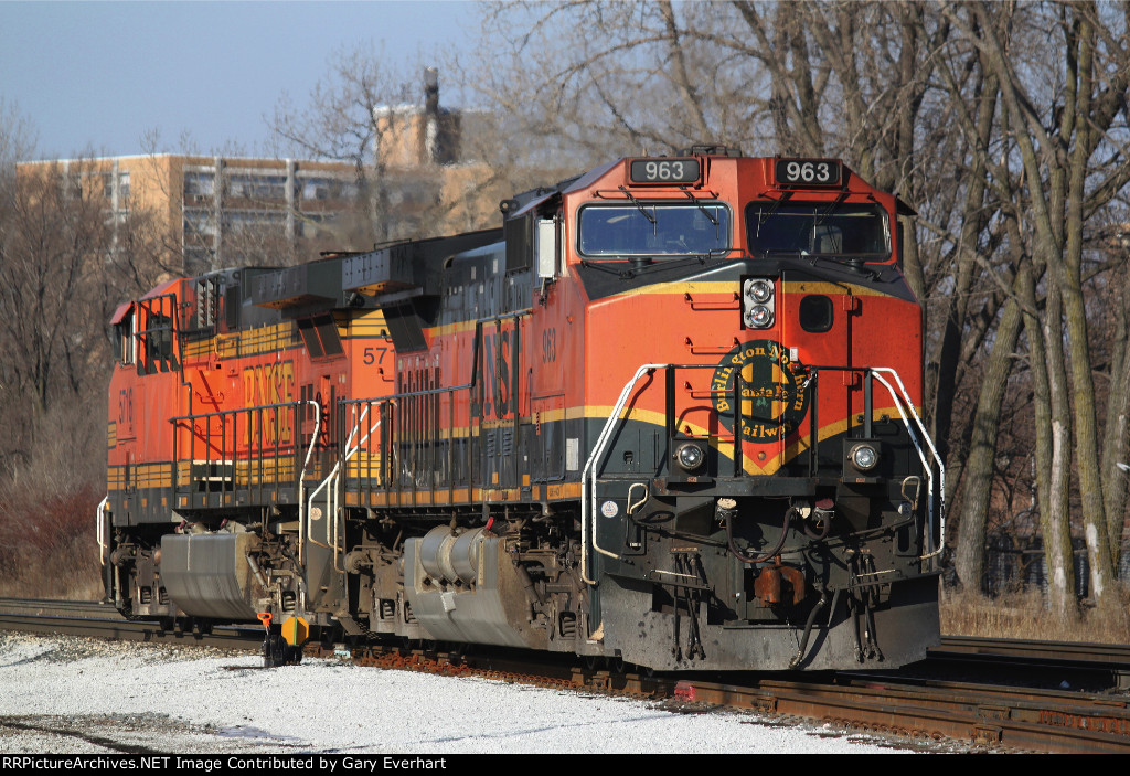 BNSF 963 and BNSF 5716
